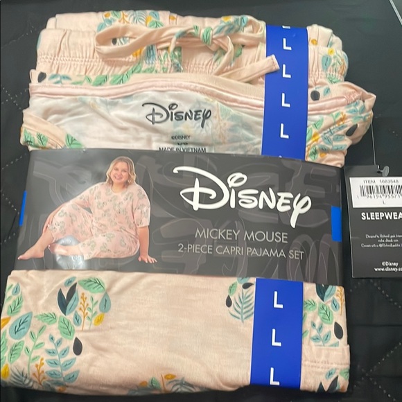 Disney | Intimates & Sleepwear | Disney Mickey Mouse Capri Pajama Set ...
